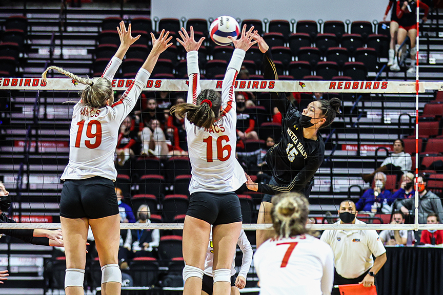 Metea Valley's Hutson exits loss to Benet after suffering right ...